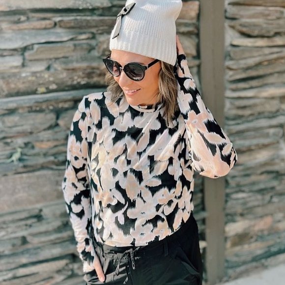 CAbi | Tops | Cabi 4422 Mesh Turtleneck Fall 222 Xsmall Euc | Poshmark